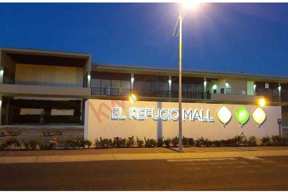 Local en Renta en Refugio Mall en Querétaro listo para tu Negocio