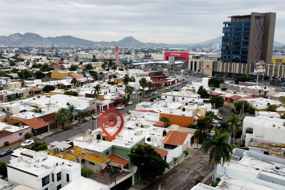 Casa VILLA SATELITE en venta, ubicada por calle Obregon a 150 metros de ...