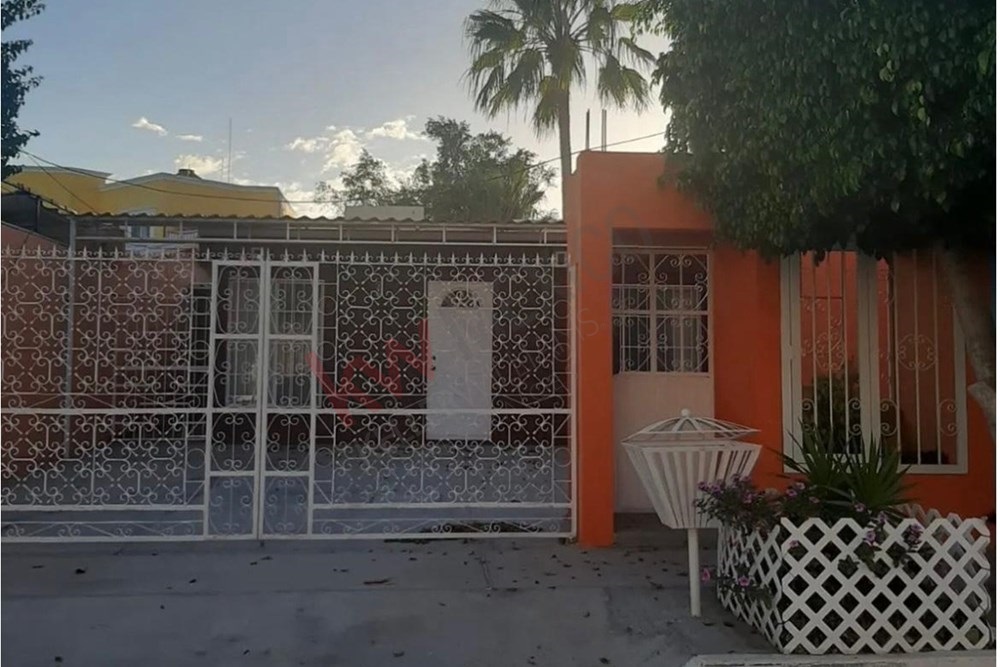 Casa Amueblada en Renta en Col. Guaycura, La Paz