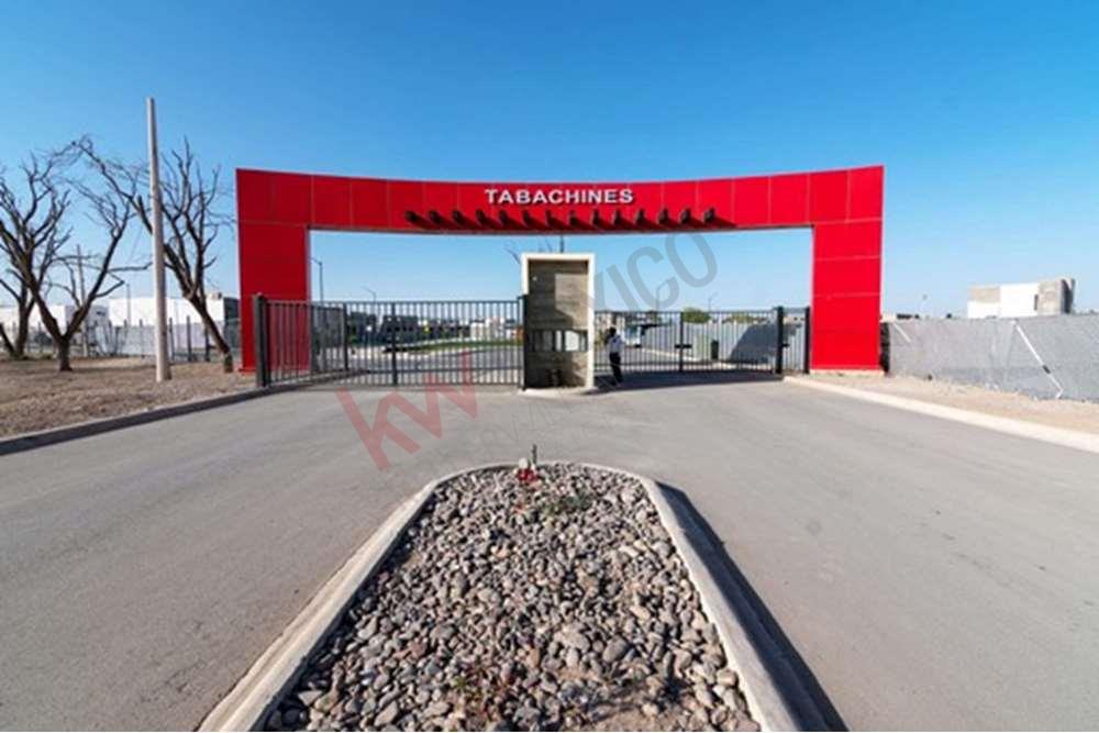 Casa en Venta en Circuito de los Tabachines, Fraccionamiento Bosque ...