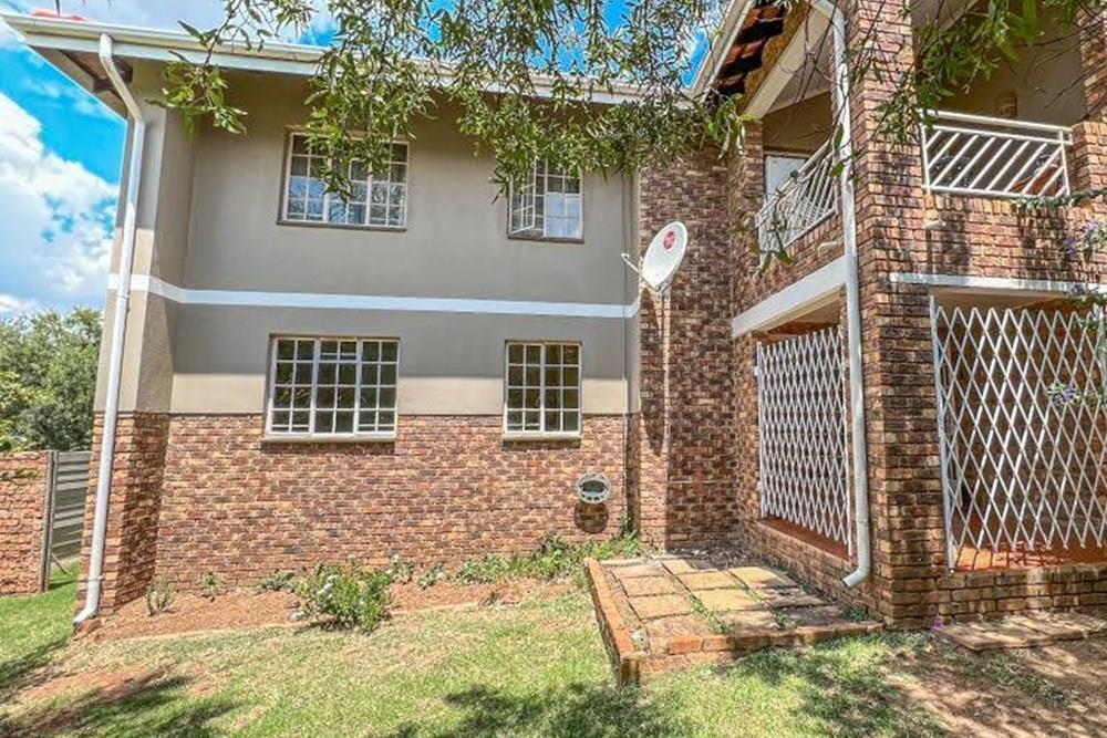 Renovated Town House in the Affluent Suburb of Elardus Park