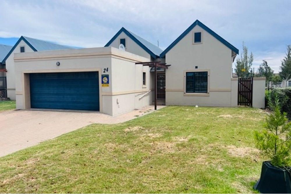 3 bedroom house for rent in Buh Rein Estate – Available 1st Feb