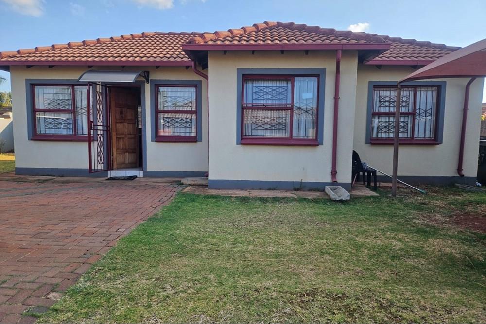 Immaculate Family House