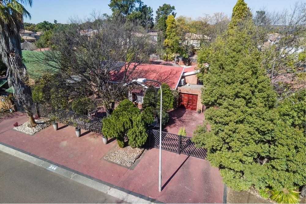 3 Bedroom, 2 Bathroom House in Boomed-off Area