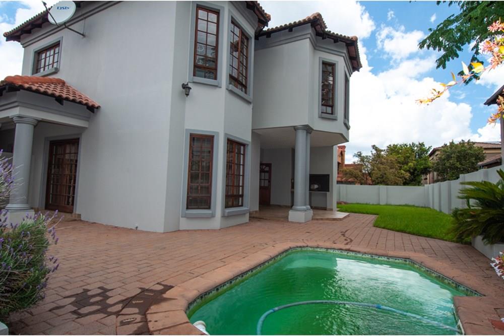 Move in ready home in Midfield Estate