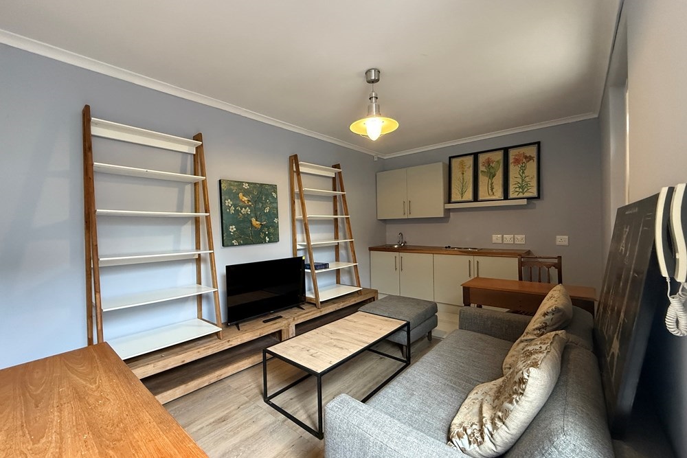 Unfurnished One Bedroom Cottage/Flatlet in Plumstead