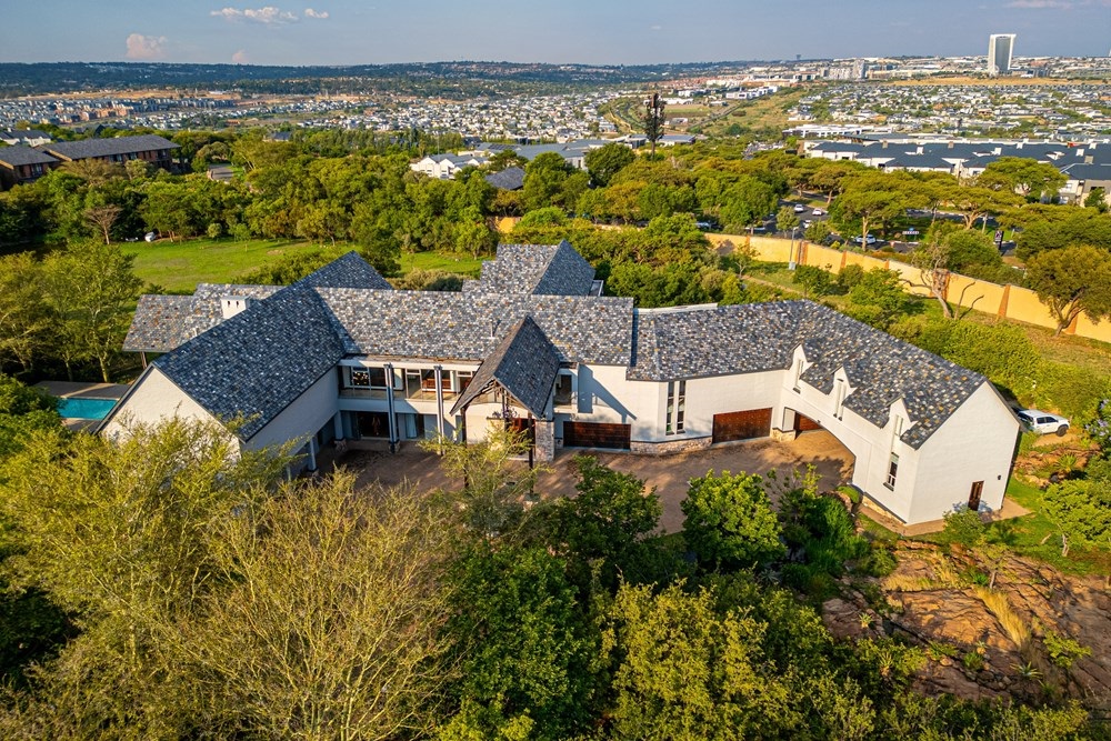 Luxurious Home In The Exclusive Waterfall Equestrian Estate