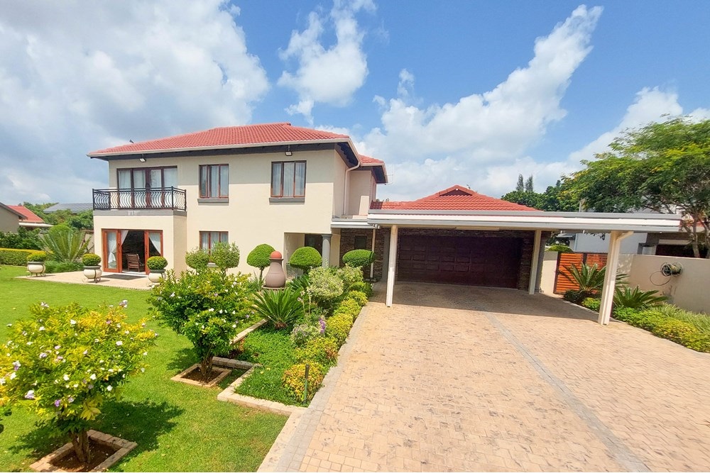 Large newly renovated Family home for sale in the secure Wierda Crest Estate